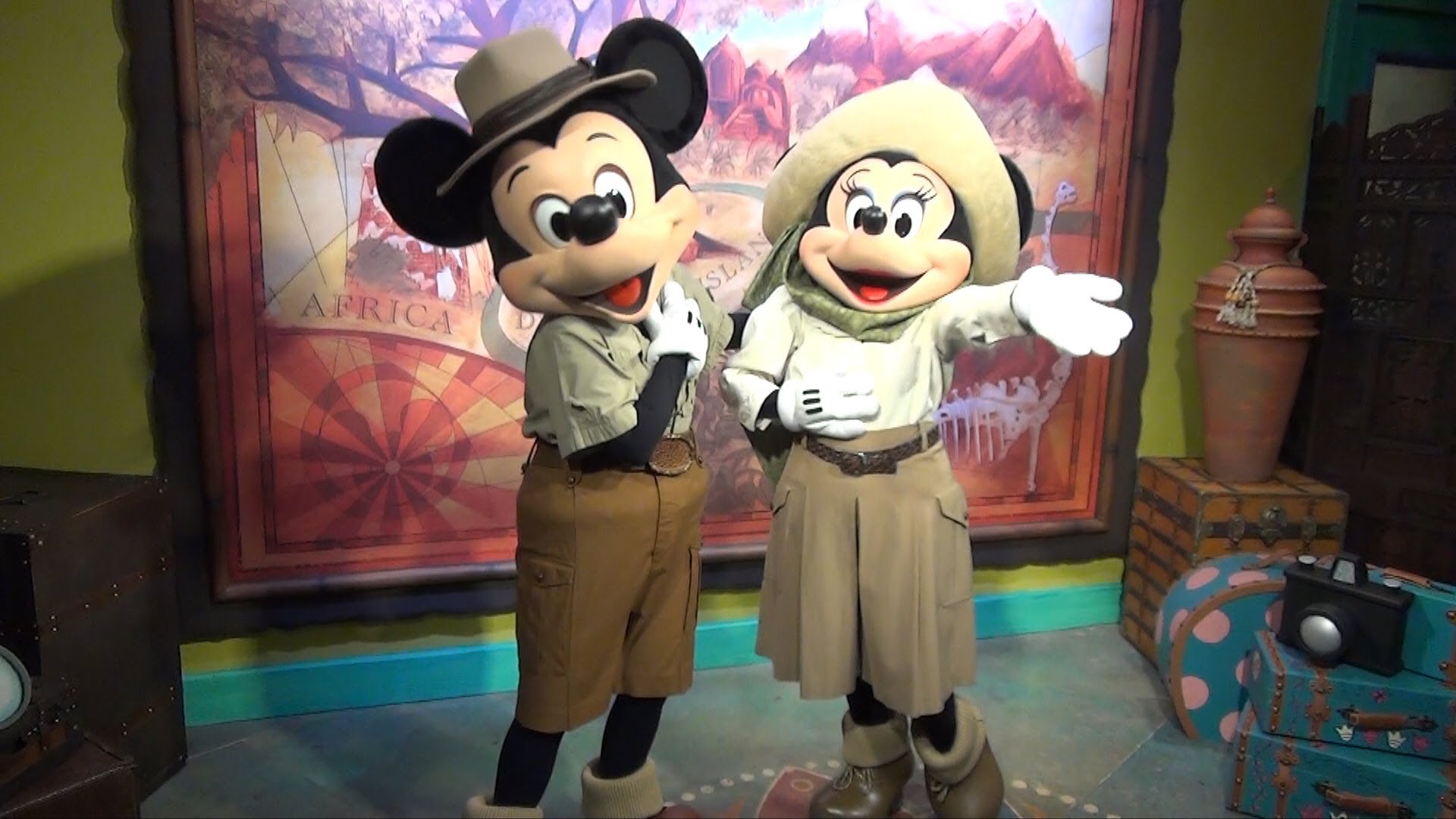 Meet Favorite Disney Pals at Adventurers Outpost – Le monde de Disney