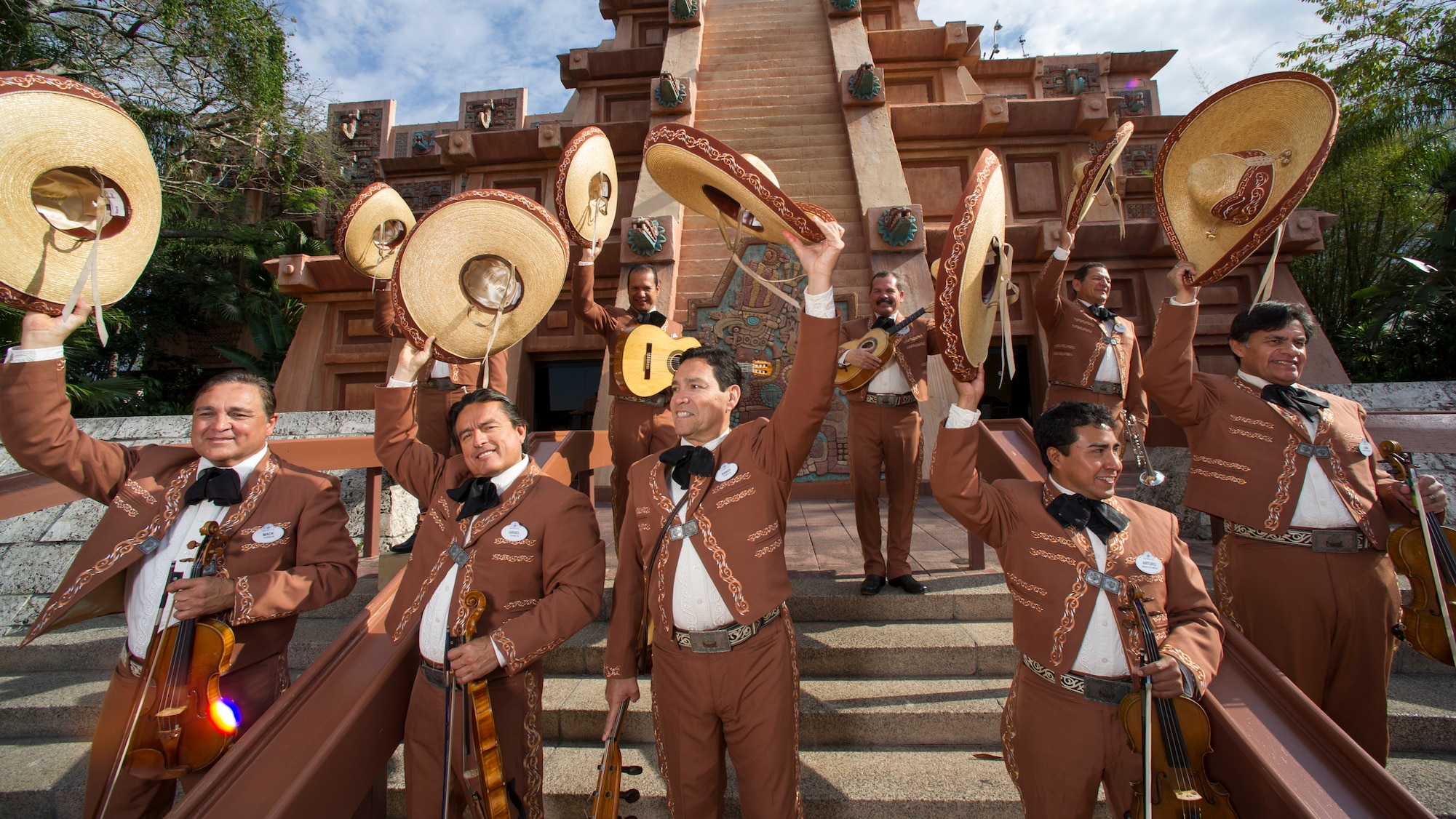 Les Mariachi Cobre interprètent «Remember Me» du film Coco depuis leur ...