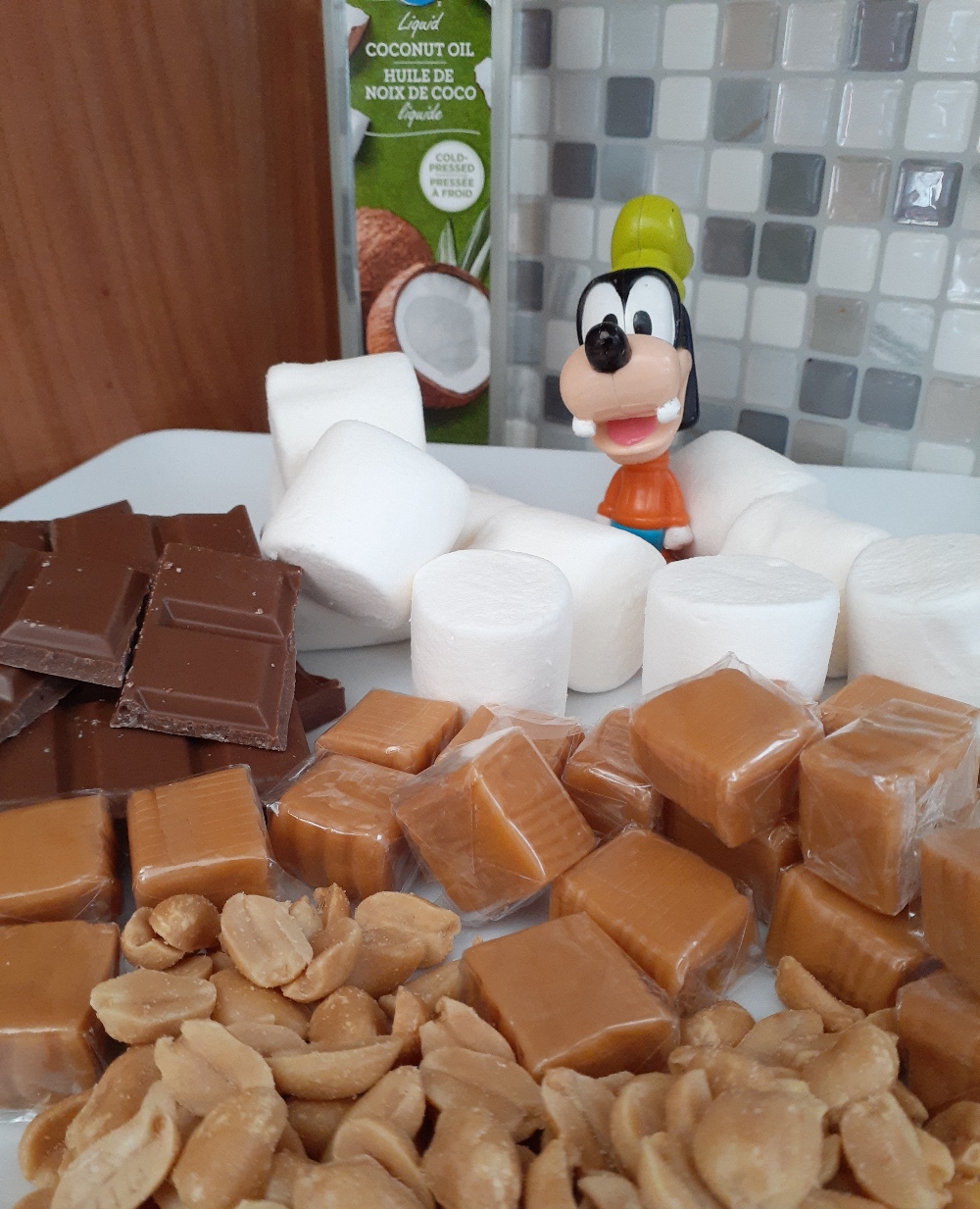 Créez le Chocolate Caramel Marshmallow Pops du Goofy’s Candy Company ...